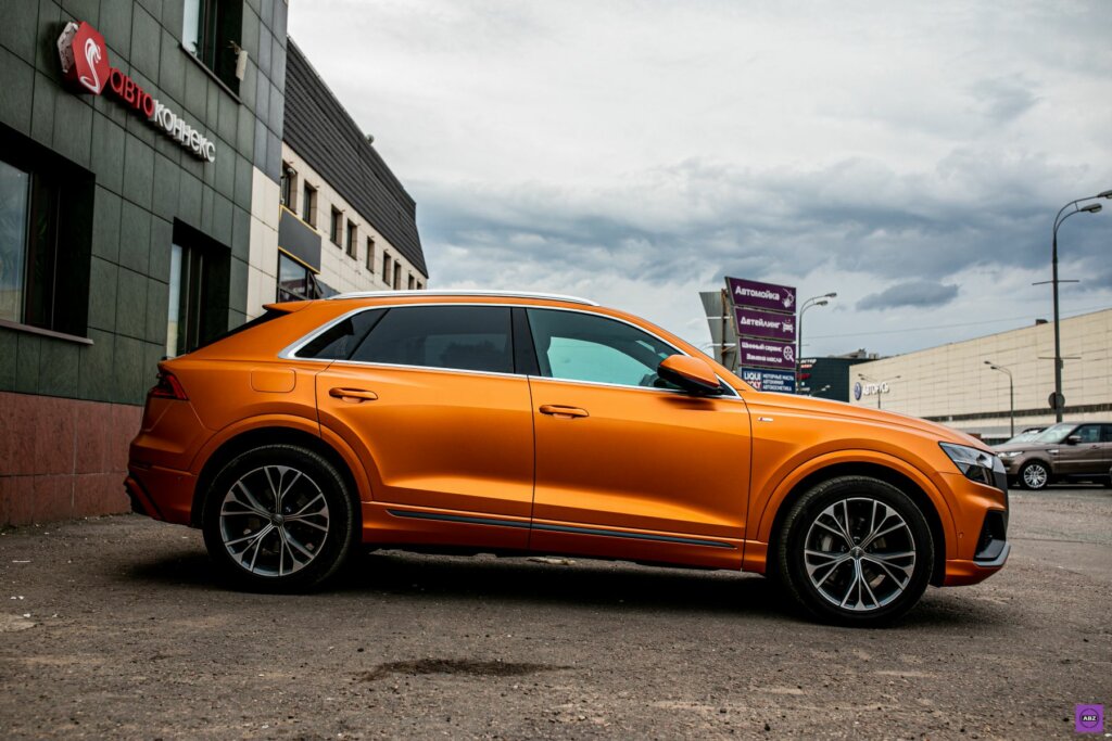 Audi Q8 в цвете Dragon Orange — заменили глянец на мат