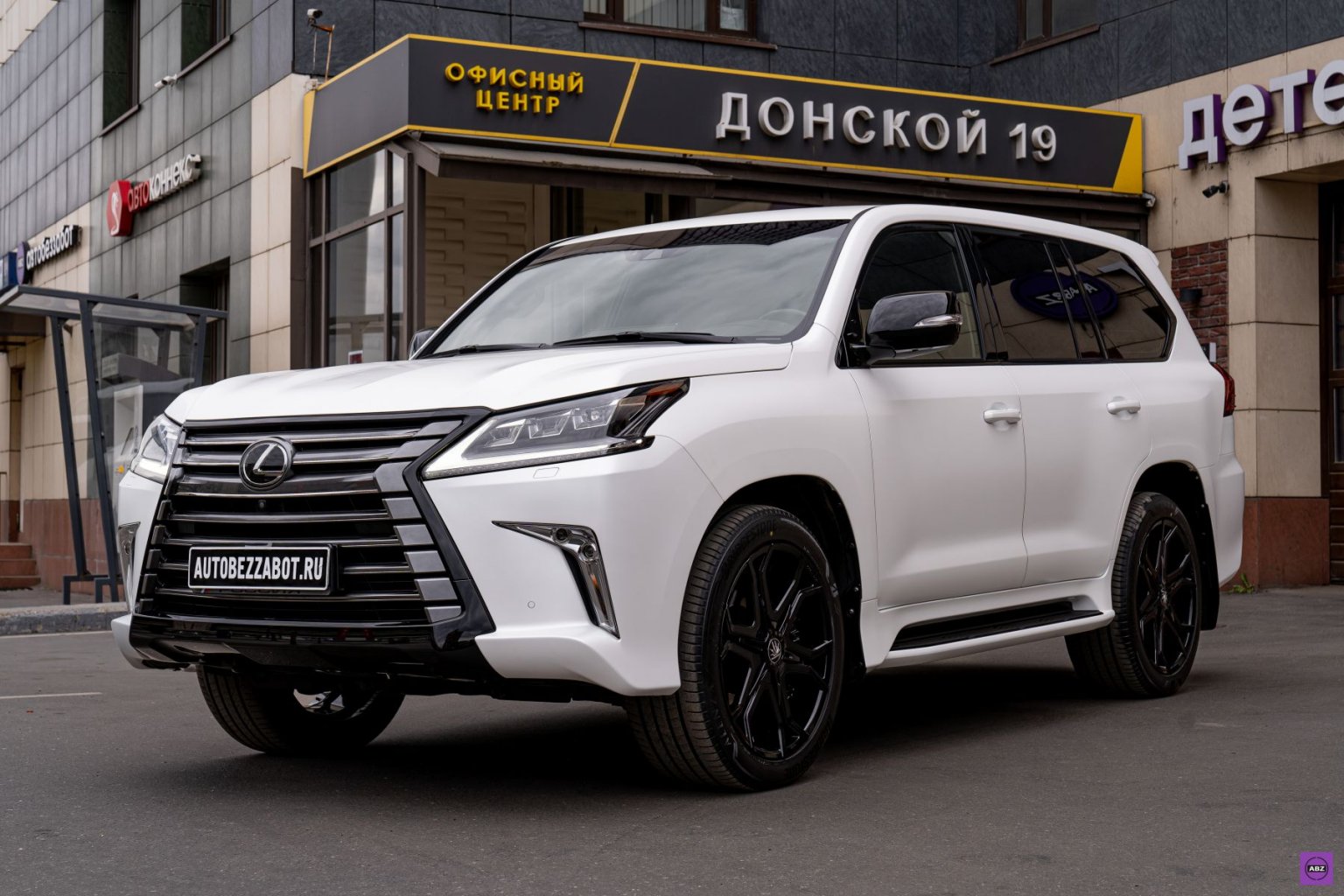 Lexus 450 d – надежный роскошный защищенный матовым LLumar