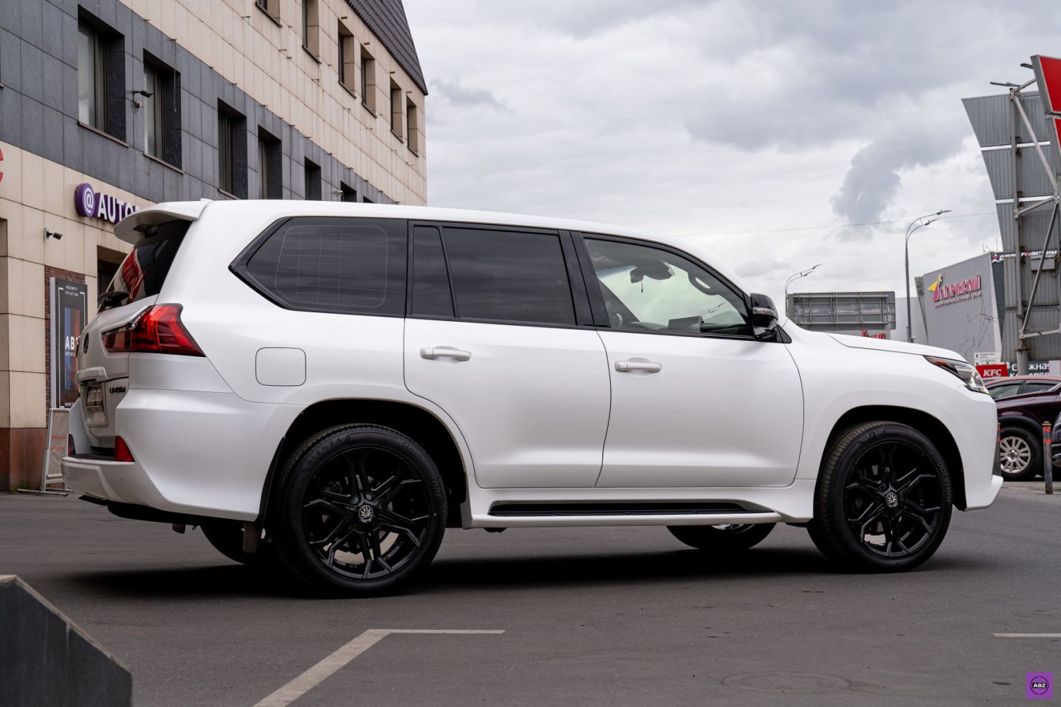 Lexus 450 d – надежный роскошный защищенный матовым LLumar