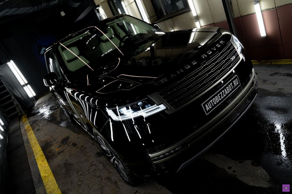 Range Rover Autobiography 2023 года под защитой Llumar Gloss с участием ...
