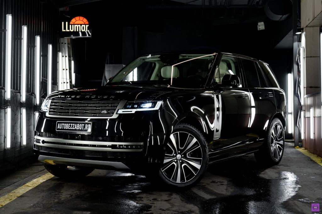 Range Rover Autobiography 2023 года под защитой Llumar Gloss с участием ...